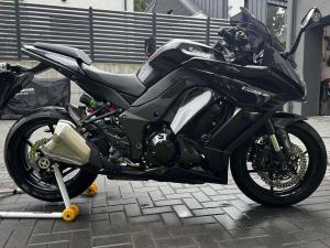 Melns Kawasaki Z 2016 Viļņa, ar dzinēja tilpumu 1.04 L un nobraukumu 15 tūkst. km par 7900 €, foto 4 vietnē AUTOMOTO.COM.LV
