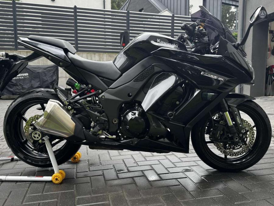 Melns Kawasaki Z 2016 Viļņa, ar dzinēja tilpumu 1.04 L un nobraukumu 15 tūkst. km par 7900 €, foto 4 vietnē AUTOMOTO.COM.LV