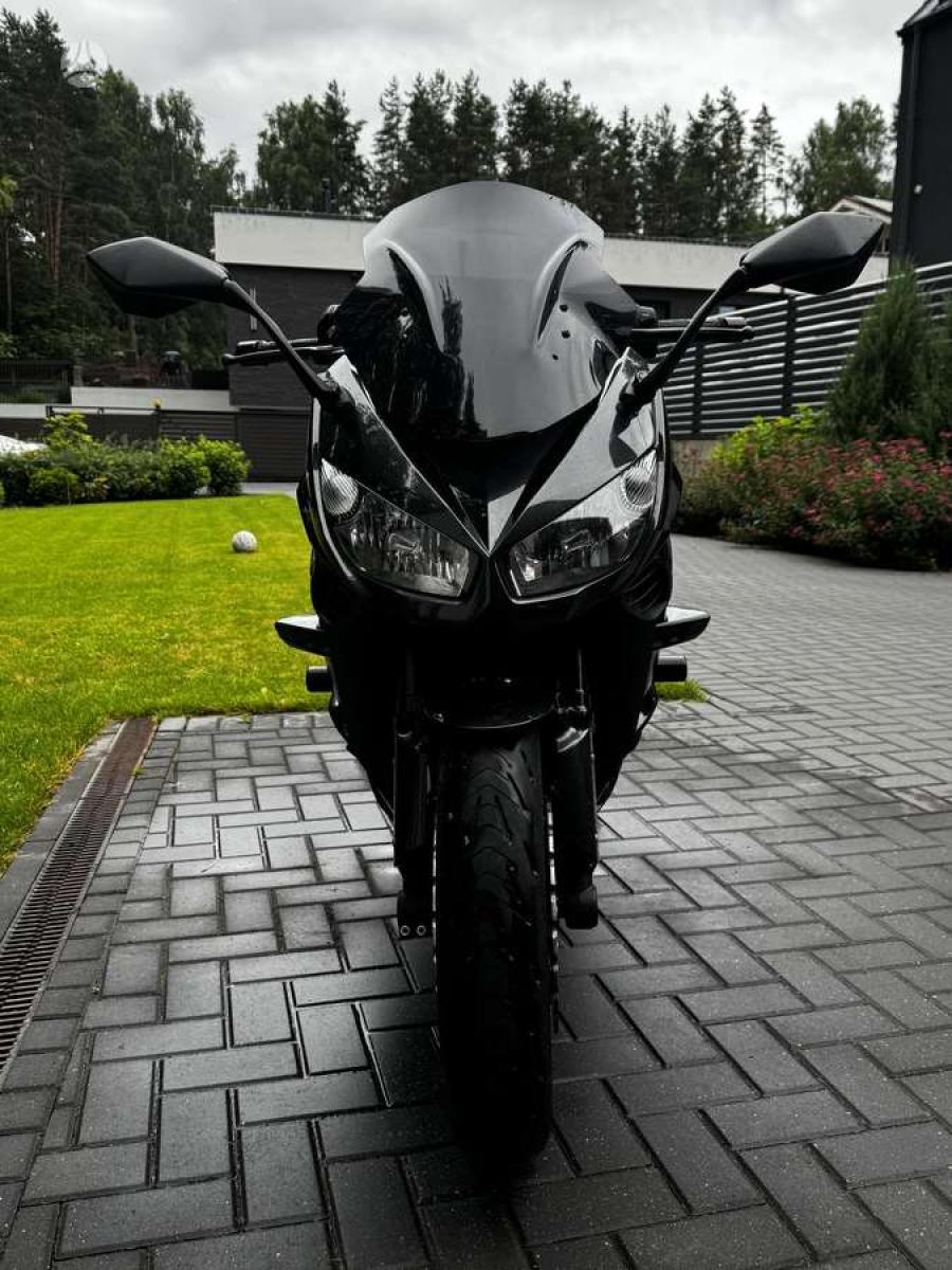Melns Kawasaki Z 2016 Viļņa, ar dzinēja tilpumu 1.04 L un nobraukumu 15 tūkst. km par 7900 €, foto 5 vietnē AUTOMOTO.COM.LV