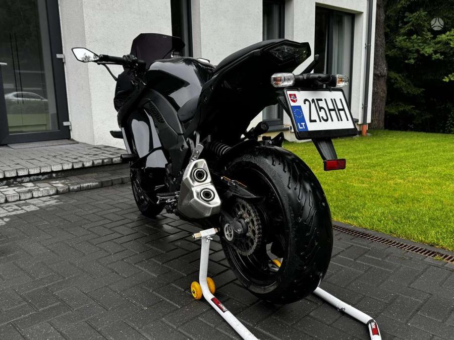 Melns Kawasaki Z 2016 Viļņa, ar dzinēja tilpumu 1.04 L un nobraukumu 15 tūkst. km par 7900 €, foto 7 vietnē AUTOMOTO.COM.LV