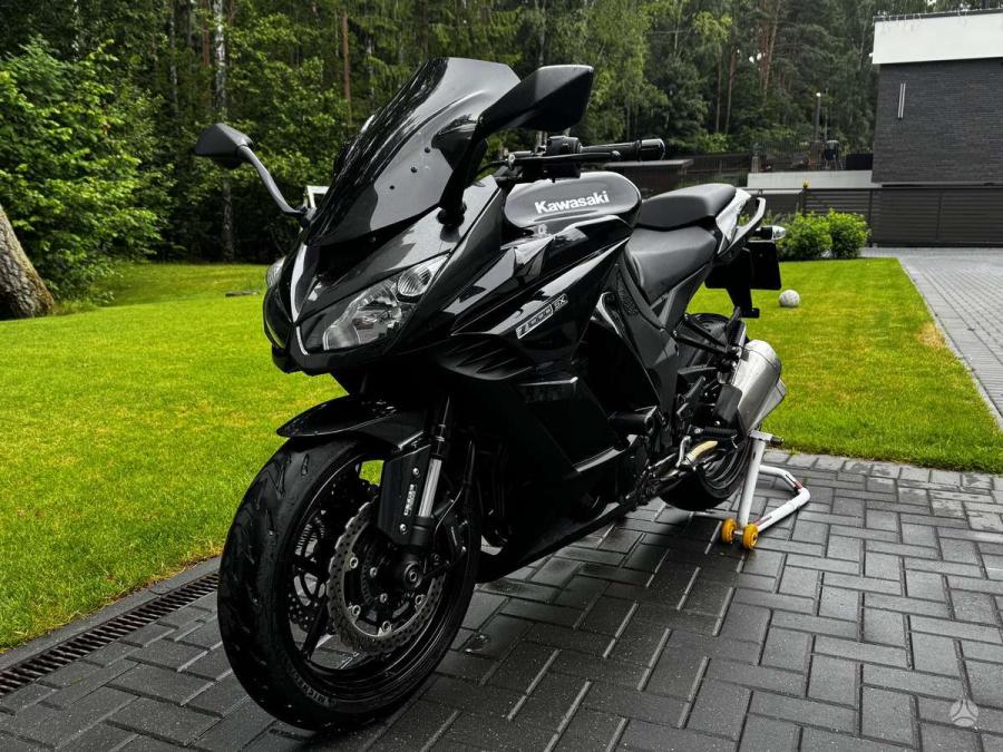 Melns Kawasaki Z 2016 Viļņa, ar dzinēja tilpumu 1.04 L un nobraukumu 15 tūkst. km par 7900 €, foto 8 vietnē AUTOMOTO.COM.LV