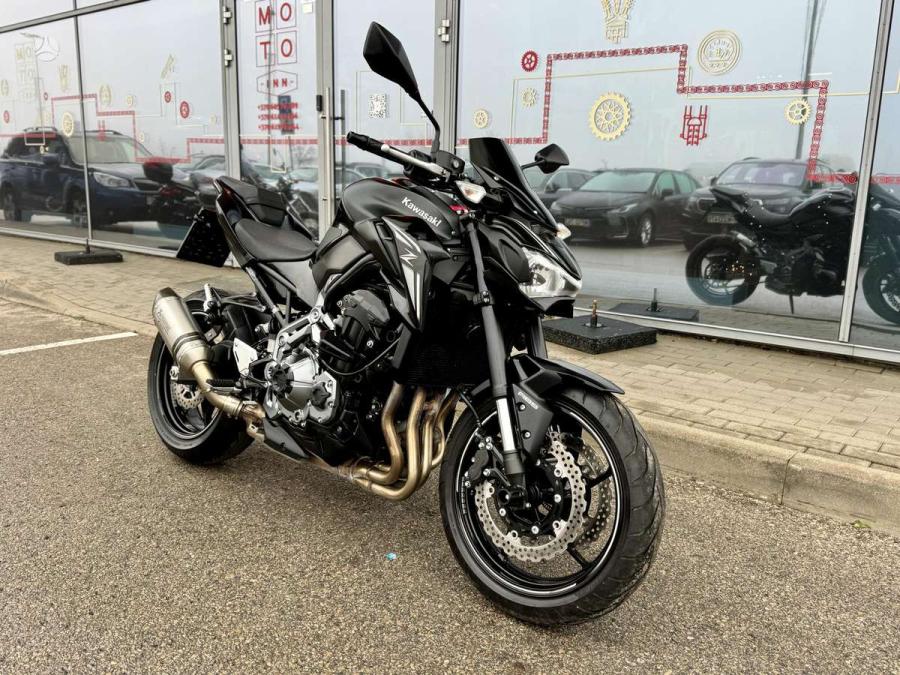 Black Kawasaki Z 2017 in Vilnius, with an engine capacity of 0.90 L and mileage of 14 thousand km for 5199 €, photo 6 on AUTOMOTO.COM.LV