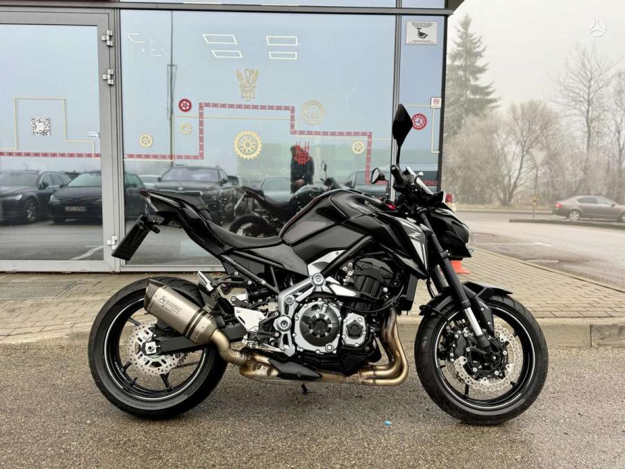 Black Kawasaki Z 2017 in Vilnius, with an engine capacity of 0.90 L and mileage of 14 thousand km for 5199 €, photo 7 on AUTOMOTO.COM.LV