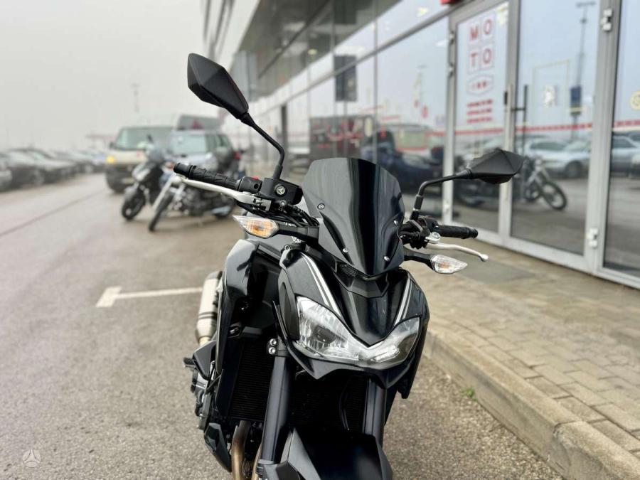 Black Kawasaki Z 2017 in Vilnius, with an engine capacity of 0.90 L and mileage of 14 thousand km for 5199 €, photo 16 on AUTOMOTO.COM.LV