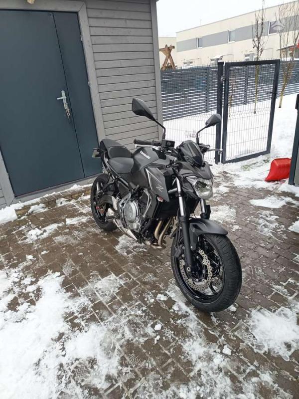 Melns Kawasaki Z 2017 Kauņa, ar dzinēja tilpumu 0.65 L un nobraukumu 22 tūkst. km par 3850 €, foto 2 vietnē AUTOMOTO.COM.LV