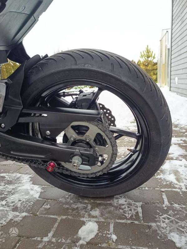 Melns Kawasaki Z 2017 Kauņa, ar dzinēja tilpumu 0.65 L un nobraukumu 22 tūkst. km par 3850 €, foto 10 vietnē AUTOMOTO.COM.LV