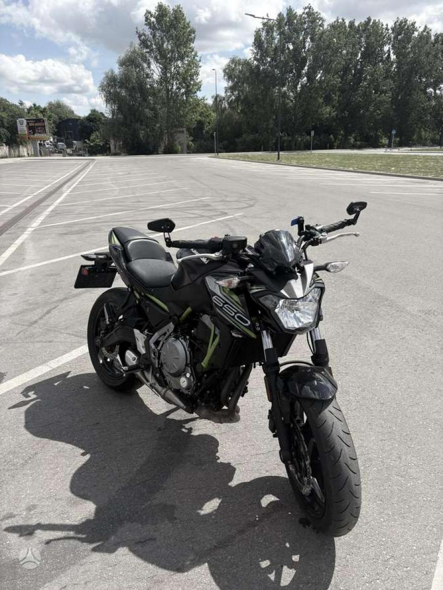 Black Kawasaki Z 2017 in Siauliai, with an engine capacity of 0.65 L and mileage of 21 thousand km for 4200 €, photo 1 on AUTOMOTO.COM.LV