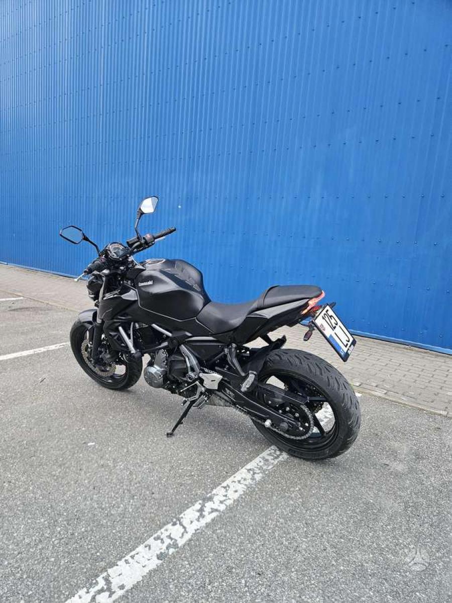 Black Kawasaki Z 2017 in Vilnius, with an engine capacity of 0.65 L and mileage of 40 thousand km for 3500 €, photo 3 on AUTOMOTO.COM.LV