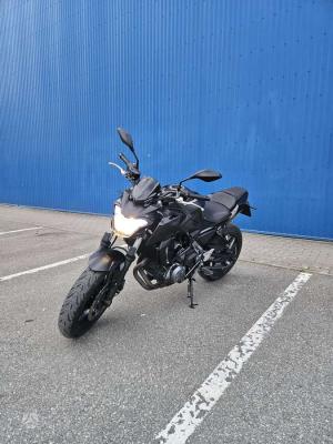 Black Kawasaki Z 2017 in Vilnius, with an engine capacity of 0.65 L and mileage of 40 thousand km for 3500 €, photo 6 on AUTOMOTO.COM.LV