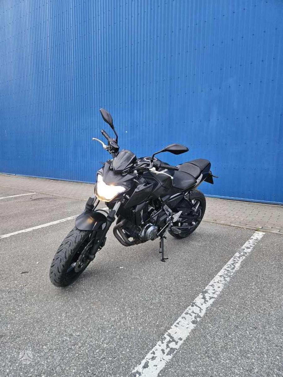 Black Kawasaki Z 2017 in Vilnius, with an engine capacity of 0.65 L and mileage of 40 thousand km for 3500 €, photo 6 on AUTOMOTO.COM.LV