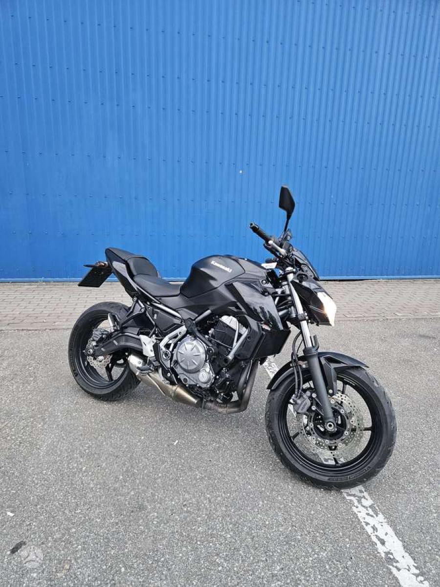 Black Kawasaki Z 2017 in Vilnius, with an engine capacity of 0.65 L and mileage of 40 thousand km for 3500 €, photo 9 on AUTOMOTO.COM.LV