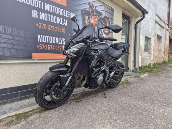 Black Kawasaki Z 2017 in Panevezys, with an engine capacity of 0.95 L and mileage of 41 thousand km for 4550 €, photo 2 on AUTOMOTO.COM.LV