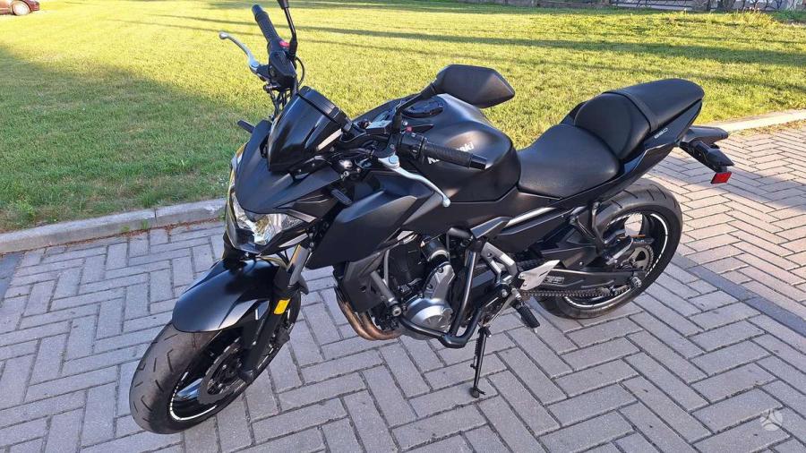 Black Kawasaki Z 2017 in Kaunas, with an engine capacity of 0.65 L and mileage of 26 thousand km for 3600 €, photo 4 on AUTOMOTO.COM.LV