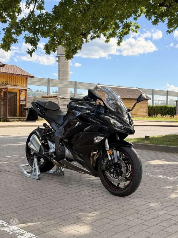 Black Kawasaki Z 2018 in Kazlu Ruda, with an engine capacity of 1.00 L and mileage of 30 thousand km for 6600 €, photo 1 on AUTOMOTO.COM.LV