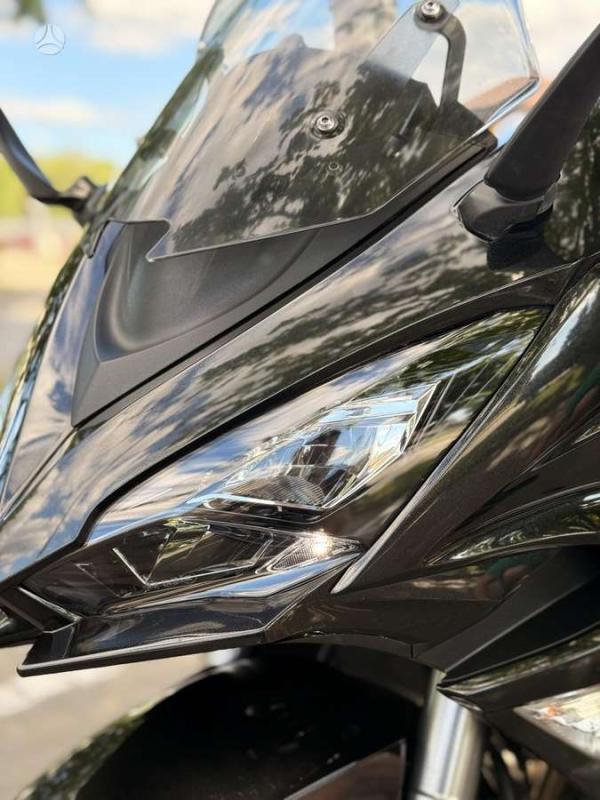 Black Kawasaki Z 2018 in Kazlu Ruda, with an engine capacity of 1.00 L and mileage of 30 thousand km for 6600 €, photo 6 on AUTOMOTO.COM.LV