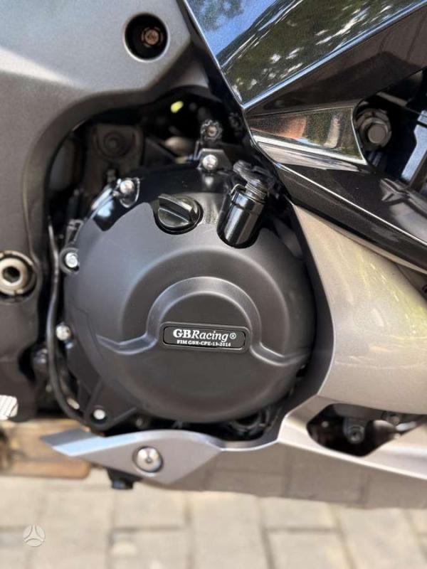 Black Kawasaki Z 2018 in Kazlu Ruda, with an engine capacity of 1.00 L and mileage of 30 thousand km for 6600 €, photo 8 on AUTOMOTO.COM.LV