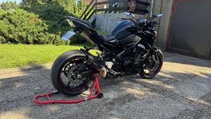 Black Kawasaki Z 2018 in Silute, with an engine capacity of 0.95 L and mileage of 18 thousand km for 5500 €, photo 4 on AUTOMOTO.COM.LV