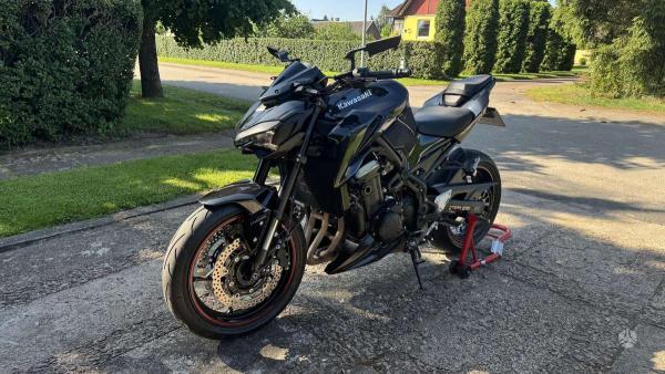Black Kawasaki Z 2018 in Silute, with an engine capacity of 0.95 L and mileage of 18 thousand km for 5500 €, photo 6 on AUTOMOTO.COM.LV