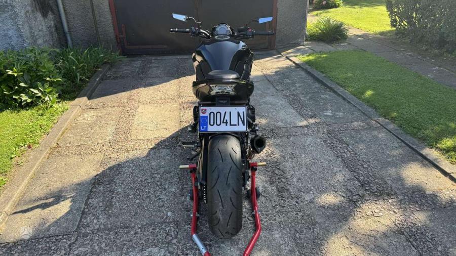 Black Kawasaki Z 2018 in Silute, with an engine capacity of 0.95 L and mileage of 18 thousand km for 5500 €, photo 11 on AUTOMOTO.COM.LV