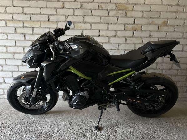 Black Kawasaki Z 2018 in Taurage, with an engine capacity of 0.95 L and mileage of 38 thousand km for 5900 €, photo 3 on AUTOMOTO.COM.LV