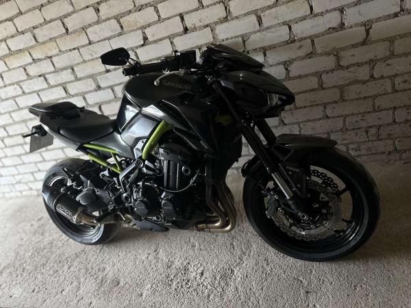 Black Kawasaki Z 2018 in Taurage, with an engine capacity of 0.95 L and mileage of 38 thousand km for 5900 €, photo 5 on AUTOMOTO.COM.LV