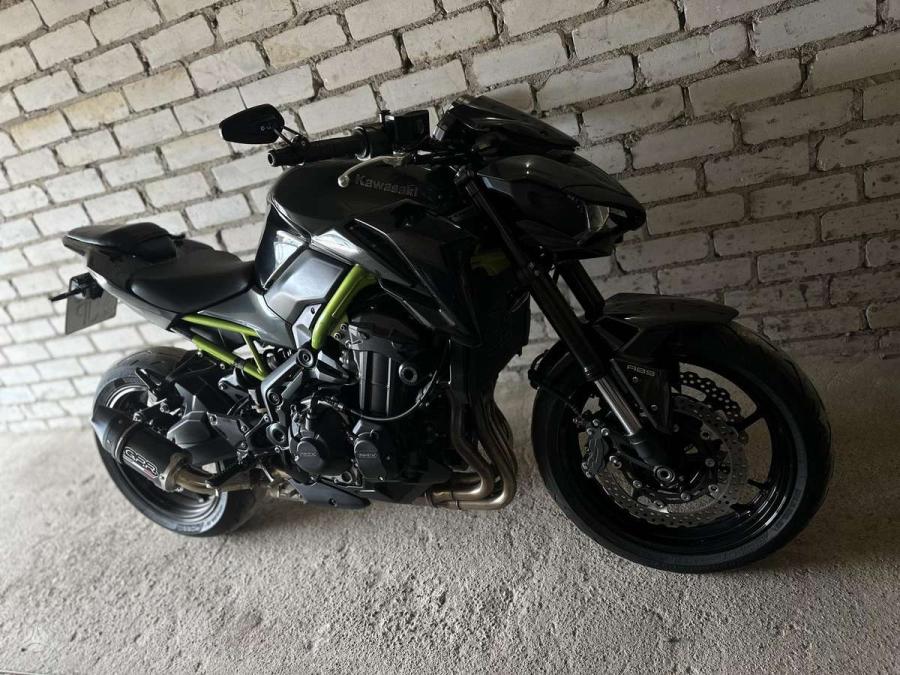 Black Kawasaki Z 2018 in Taurage, with an engine capacity of 0.95 L and mileage of 38 thousand km for 5900 €, photo 6 on AUTOMOTO.COM.LV