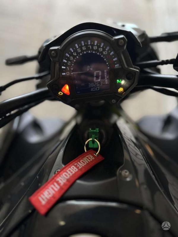 Black Kawasaki Z 2018 in Taurage, with an engine capacity of 0.95 L and mileage of 38 thousand km for 5900 €, photo 8 on AUTOMOTO.COM.LV