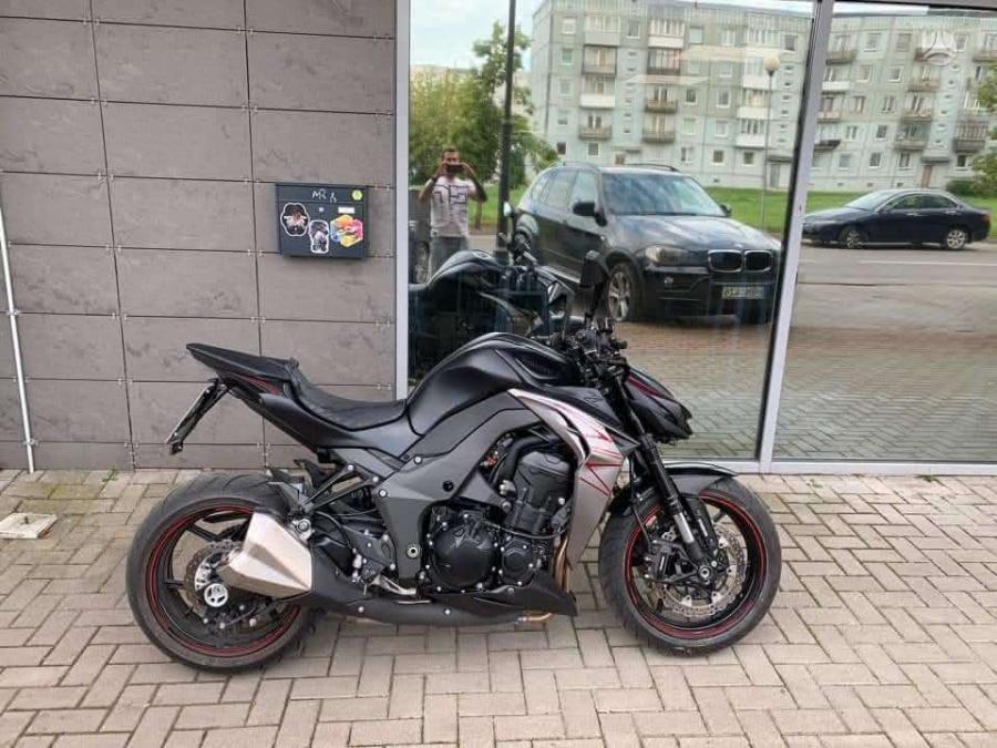 Black Kawasaki Z 2019 in Mazeikiai, with an engine capacity of 1.05 L and mileage of 35 thousand km for 7500 €, photo 4 on AUTOMOTO.COM.LV