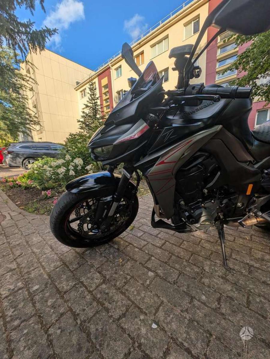 Black Kawasaki Z 2019 in Mazeikiai, with an engine capacity of 1.05 L and mileage of 35 thousand km for 7500 €, photo 5 on AUTOMOTO.COM.LV