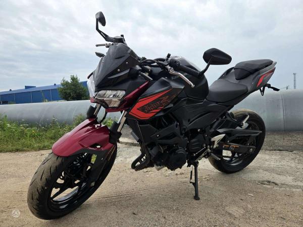 Black Kawasaki Z 2019 in Kaunas, with an engine capacity of 0.40 L and mileage of 22 thousand km for 3400 €, photo 1 on AUTOMOTO.COM.LV