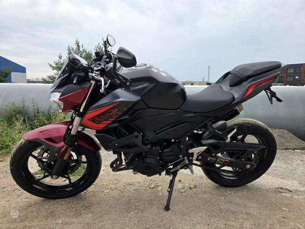 Black Kawasaki Z 2019 in Kaunas, with an engine capacity of 0.40 L and mileage of 22 thousand km for 3400 €, photo 2 on AUTOMOTO.COM.LV