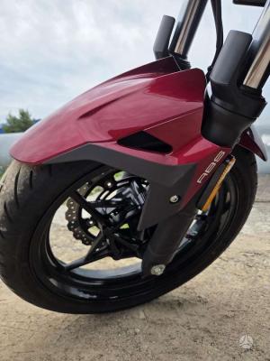 Black Kawasaki Z 2019 in Kaunas, with an engine capacity of 0.40 L and mileage of 22 thousand km for 3400 €, photo 12 on AUTOMOTO.COM.LV