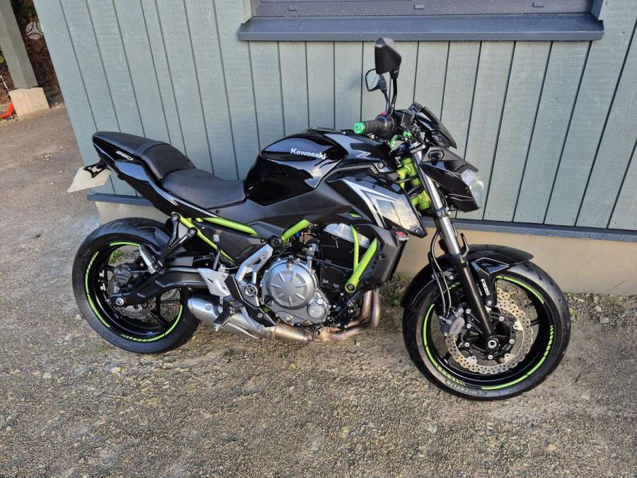 Melns Kawasaki Z 2019 Kuršėnai, ar dzinēja tilpumu 0.65 L un nobraukumu 17 tūkst. km par 3650 €, foto 1 vietnē AUTOMOTO.COM.LV