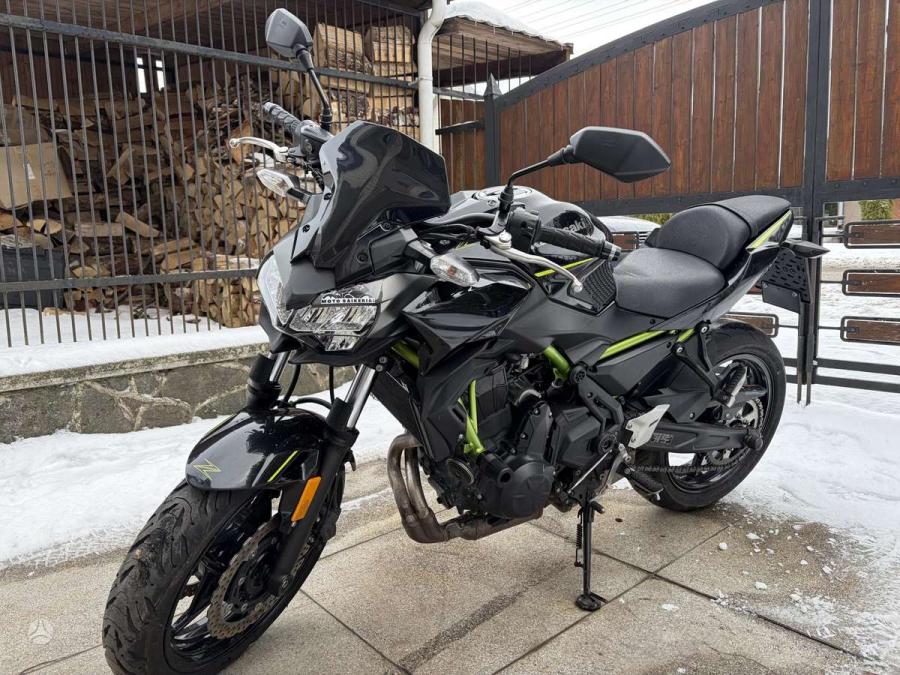 Melns Kawasaki Z 2020 Šauļi, ar dzinēja tilpumu 0.65 L un nobraukumu 17 tūkst. km par 4500 €, foto 1 vietnē AUTOMOTO.COM.LV