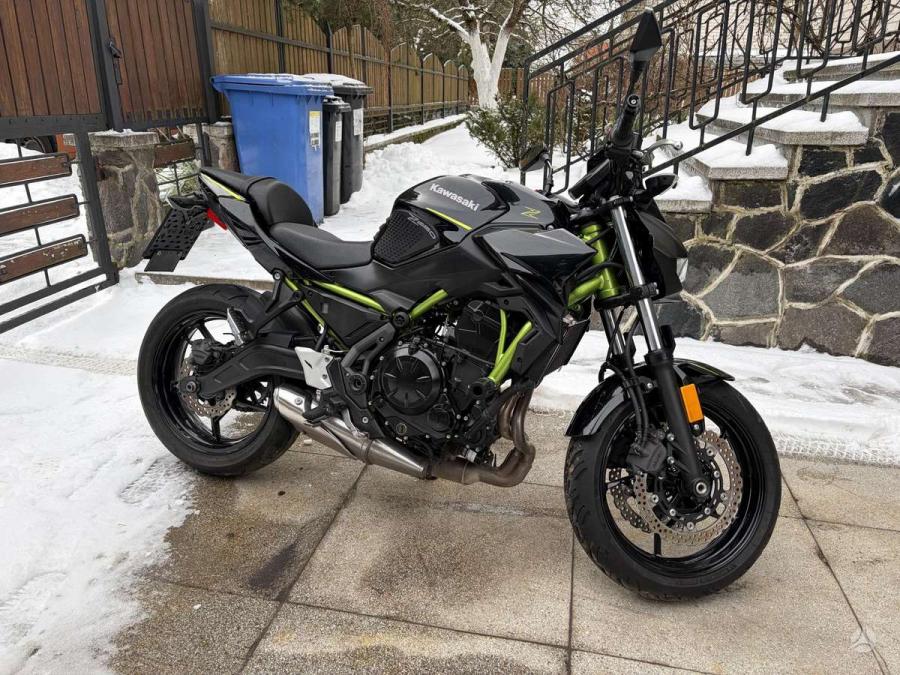 Melns Kawasaki Z 2020 Šauļi, ar dzinēja tilpumu 0.65 L un nobraukumu 17 tūkst. km par 4500 €, foto 6 vietnē AUTOMOTO.COM.LV