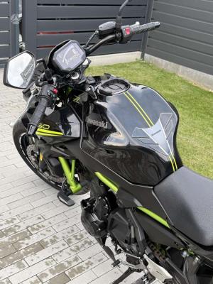 Черный Кавасаки Z 2020 в Вильнюс, объемом двигателя 0.65 л и пробегом 14 тыс. км за 6000 €, фото 4 на AUTOMOTO.COM.LV