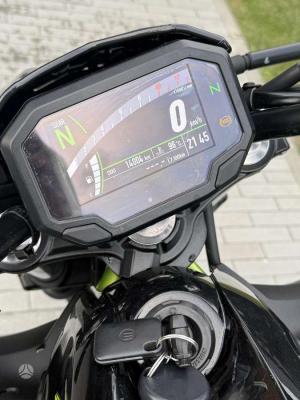 Черный Кавасаки Z 2020 в Вильнюс, объемом двигателя 0.65 л и пробегом 14 тыс. км за 6000 €, фото 5 на AUTOMOTO.COM.LV