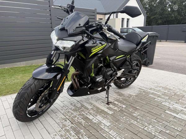 Black Kawasaki Z 2020 in Vilnius, with an engine capacity of 0.65 L and mileage of 14 thousand km for 6000 €, photo 6 on AUTOMOTO.COM.LV