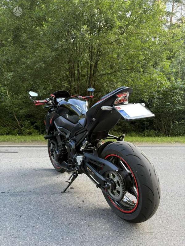Black Kawasaki Z 2020 in Vilnius, with an engine capacity of 0.95 L and mileage of 10 thousand km for 6999 €, photo 4 on AUTOMOTO.COM.LV