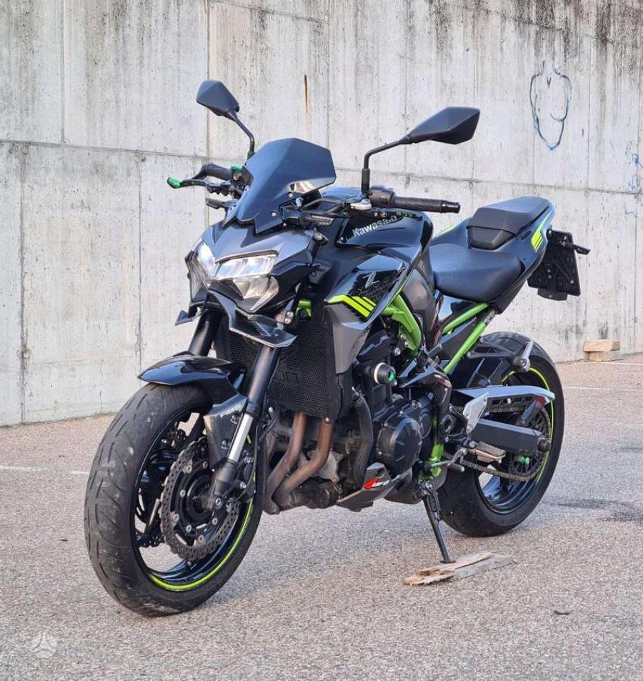 Black Kawasaki Z 2020 in Vilnius, with an engine capacity of 0.95 L and mileage of 37 thousand km for 6360 €, photo 3 on AUTOMOTO.COM.LV