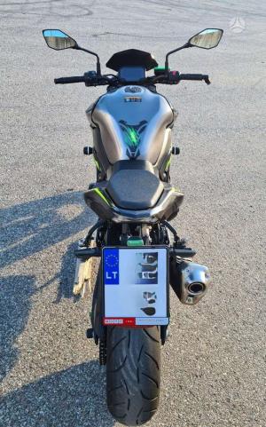 Black Kawasaki Z 2020 in Vilnius, with an engine capacity of 0.95 L and mileage of 37 thousand km for 6360 €, photo 10 on AUTOMOTO.COM.LV