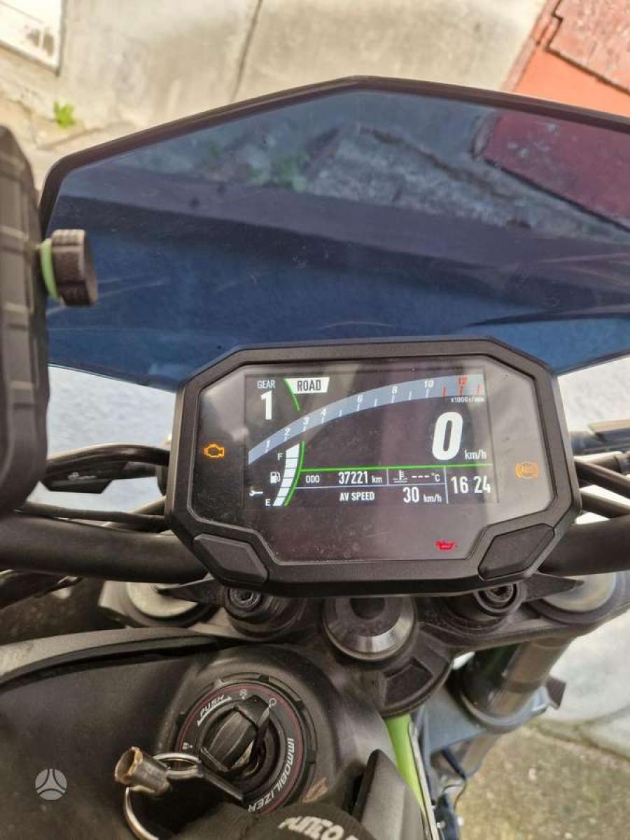 Black Kawasaki Z 2020 in Vilnius, with an engine capacity of 0.95 L and mileage of 37 thousand km for 6360 €, photo 13 on AUTOMOTO.COM.LV