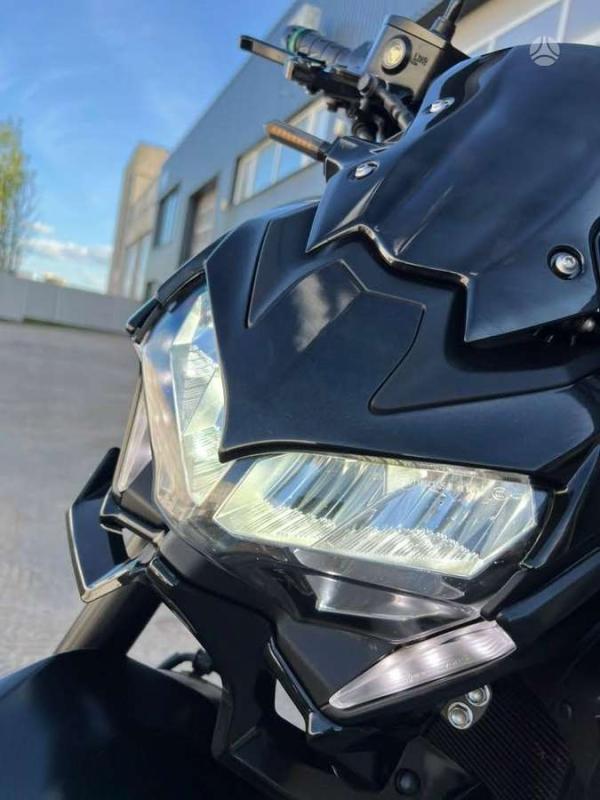 Black Kawasaki Z 2021 in Alytus, with an engine capacity of 0.95 L and mileage of 12 thousand km for 7200 €, photo 3 on AUTOMOTO.COM.LV