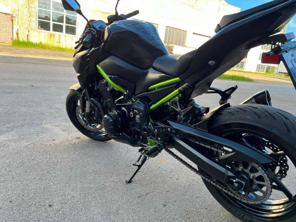 Black Kawasaki Z 2021 in Alytus, with an engine capacity of 0.95 L and mileage of 12 thousand km for 7200 €, photo 4 on AUTOMOTO.COM.LV