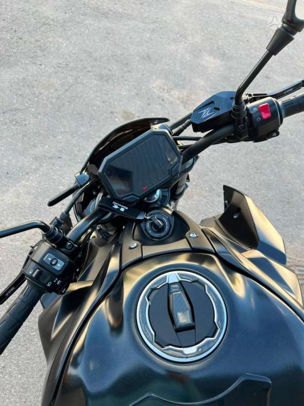 Black Kawasaki Z 2021 in Alytus, with an engine capacity of 0.95 L and mileage of 12 thousand km for 7200 €, photo 6 on AUTOMOTO.COM.LV