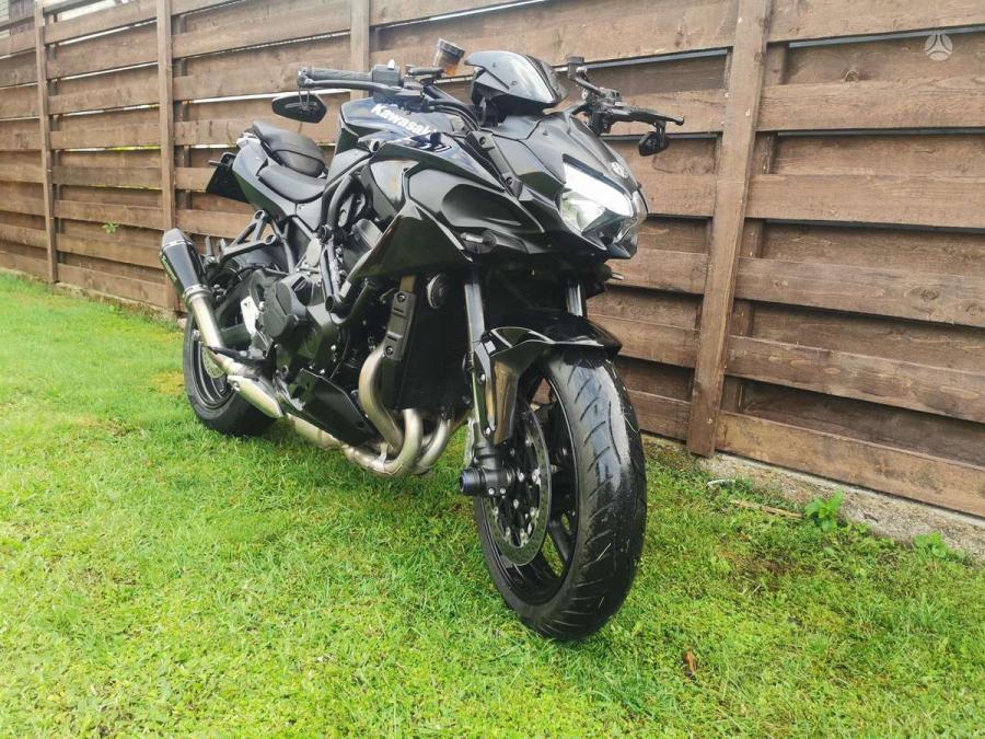 Black Kawasaki Z 2021 in Taurage, with an engine capacity of 1.00 L and mileage of 11 thousand km for 10599 €, photo 1 on AUTOMOTO.COM.LV