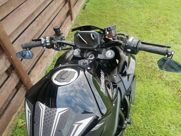 Black Kawasaki Z 2021 in Taurage, with an engine capacity of 1.00 L and mileage of 11 thousand km for 10599 €, photo 8 on AUTOMOTO.COM.LV
