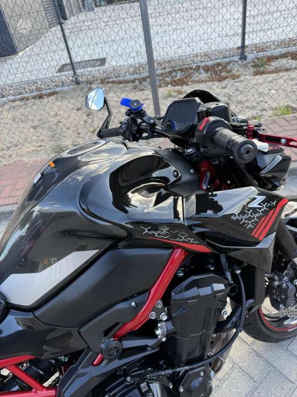 Black Kawasaki Z 2022 in Marijampole, with an engine capacity of 0.95 L and mileage of 18 thousand km for 6100 €, photo 8 on AUTOMOTO.COM.LV