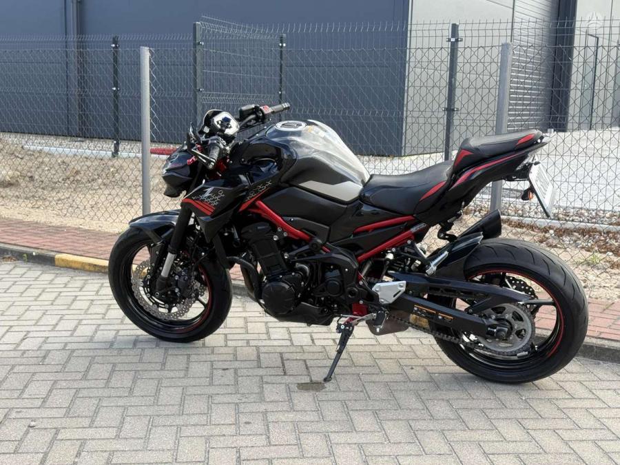 Black Kawasaki Z 2022 in Marijampole, with an engine capacity of 0.95 L and mileage of 18 thousand km for 6100 €, photo 21 on AUTOMOTO.COM.LV