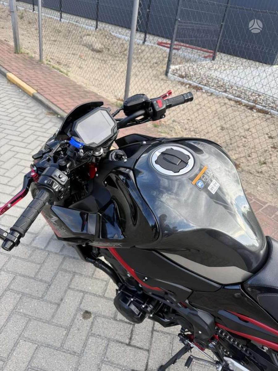 Black Kawasaki Z 2022 in Marijampole, with an engine capacity of 0.95 L and mileage of 18 thousand km for 6100 €, photo 27 on AUTOMOTO.COM.LV